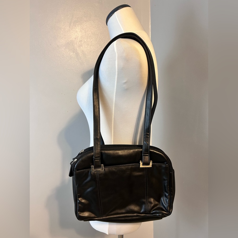Gio & Co Italian Leather Black Shoulder Bag - Gem